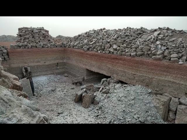 Taoudéni: 750 km from Timbuktu, Mohamed lives on the artisanal mining ...