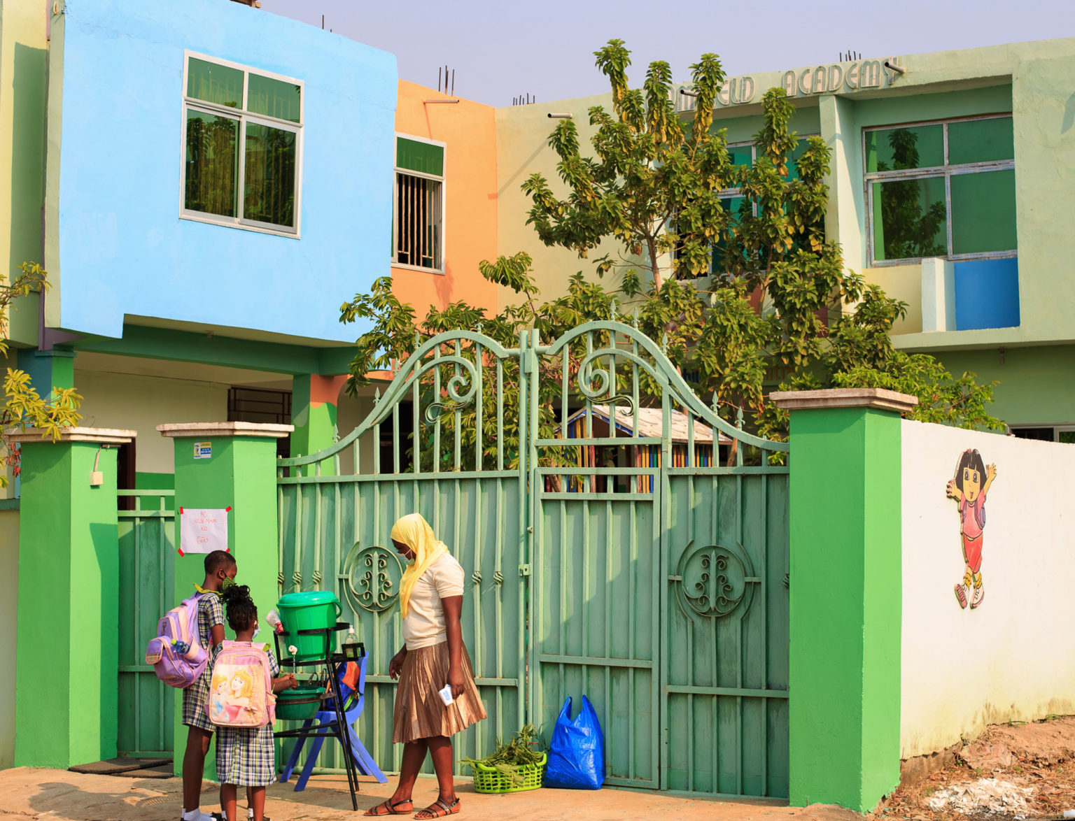 Photo essay: Schools reopen after ten months of lockdown in Ghana ...